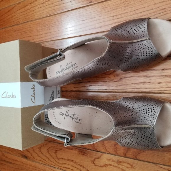 Clarks | Shoes | Clarks Sandals Leather Pewter Metallic Size 55 M ...